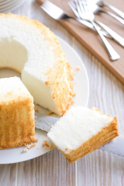 How to Cut Angel Food Cake (Without Smashing It) | 3 Easy Options