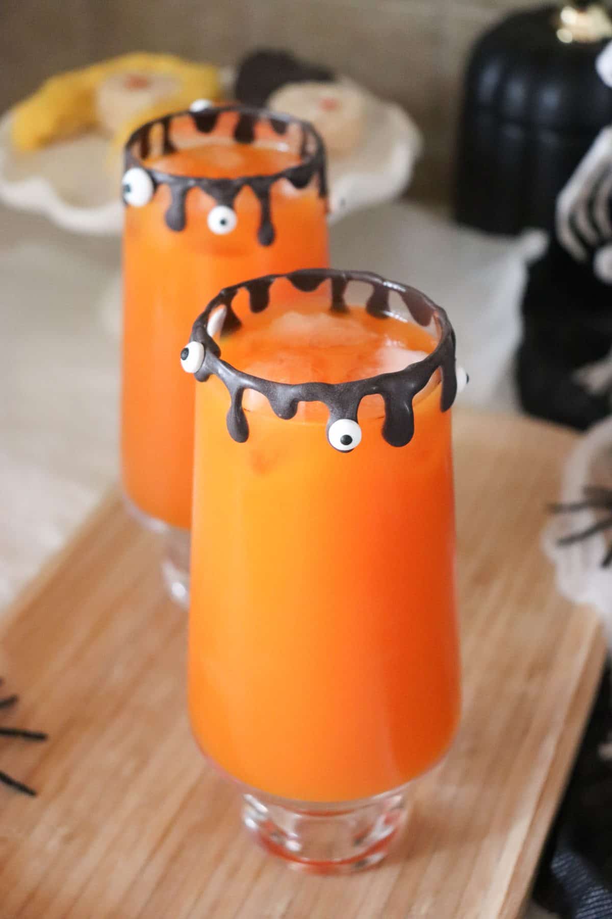 30+ Halloween Non-Alcoholic Drink Recipes: Mocktails & More!