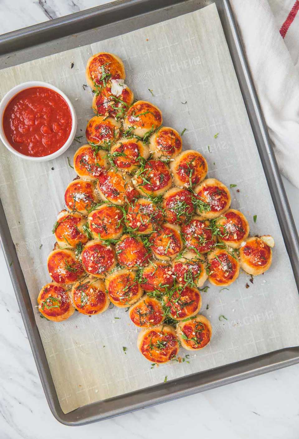 50 Appetizers for a Christmas Potluck: Fun & Easy Party Recipes