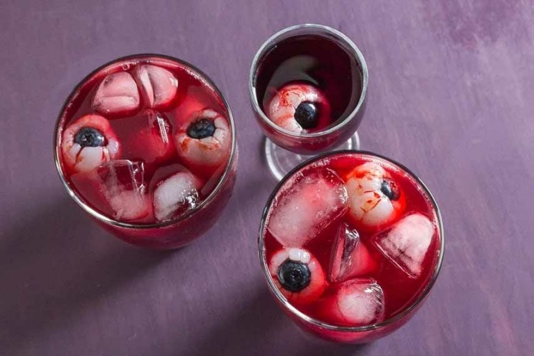 30+ Halloween Non-Alcoholic Drink Recipes: Mocktails & More!